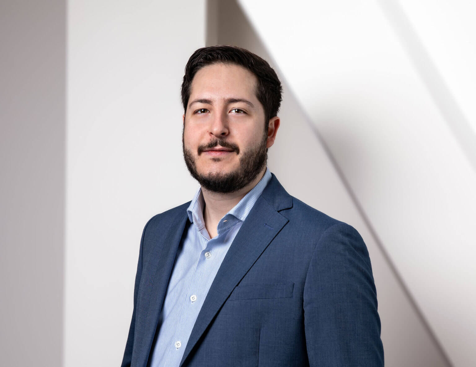 Harbottle & Lewis partners with Legora to integrate innovative AI ...